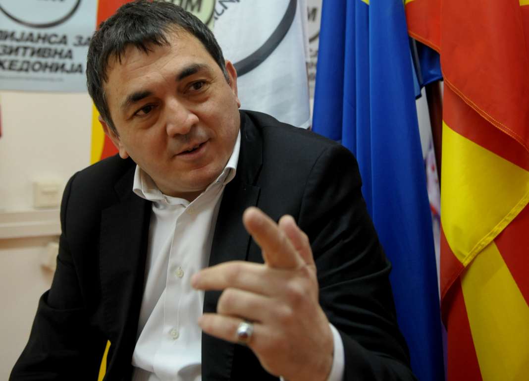 (ВИДЕО) Зиков запеа по поразот: За 10 години се враќаме на власт ...