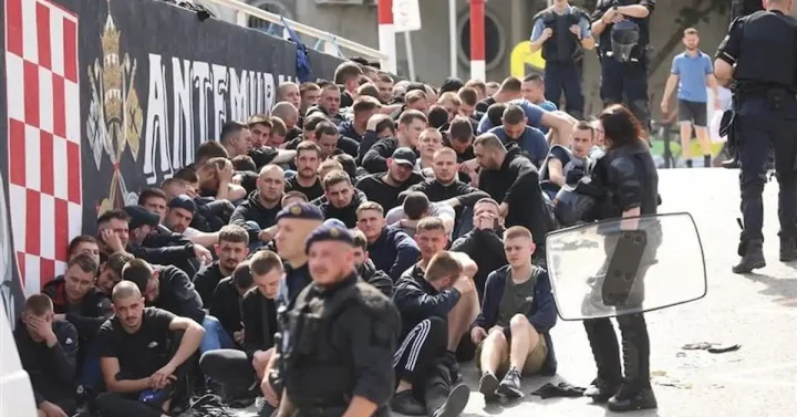 Тешки немири во Пујанке - Судир на навивачи Динамо -Хајдук - Радио Лидер