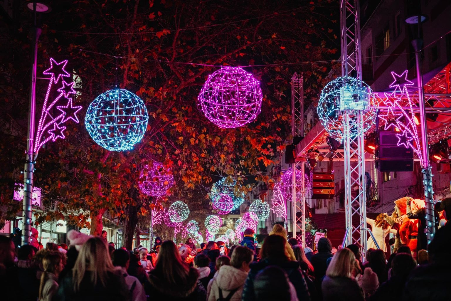 Штип во празничен сјај: Градот со новогодишни украси